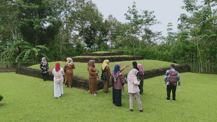 Tempat Wisata di Lampung, Lihat Situs Peninggalan Sejarah di Taman ...