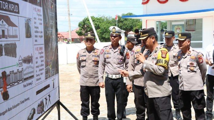 Polres Tulangbawang Polda Lampung Latihan Dalmas di Kantor KPU Jelang Pemilu 2024 ...