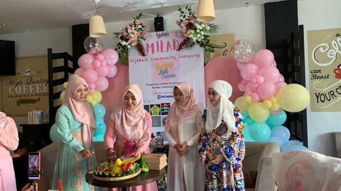 Rayakan Milad ke-6, Hijabers Community Lampung Usung Tema Gallery Full Colour - Tribunlampung.co.id