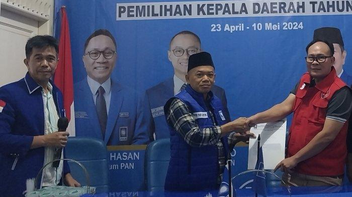 Bursa Pilkada Lampung 2024, Umar Ahmad Serahkan Berkas ke PAN ...