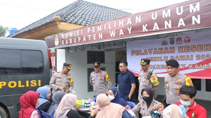Polres Way Kanan Polda Lampung Beri Layanan Kesehatan Tenaga Lipat Surat Suara Pemilu 2024 ...