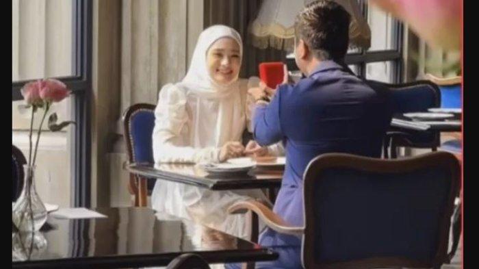 Video Inara Rusli Dilamar Pria Viral, Banjir Hujatan Publik - Tribunlampung.co.id