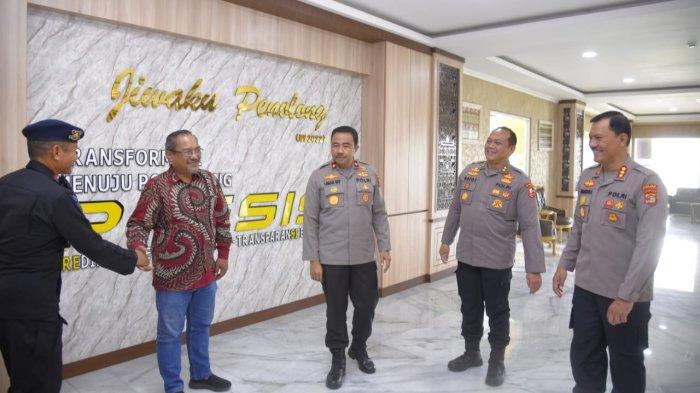 Waka Polda Lampung Sambut Tim Divhumas Polri dalam FGD Kontra ...