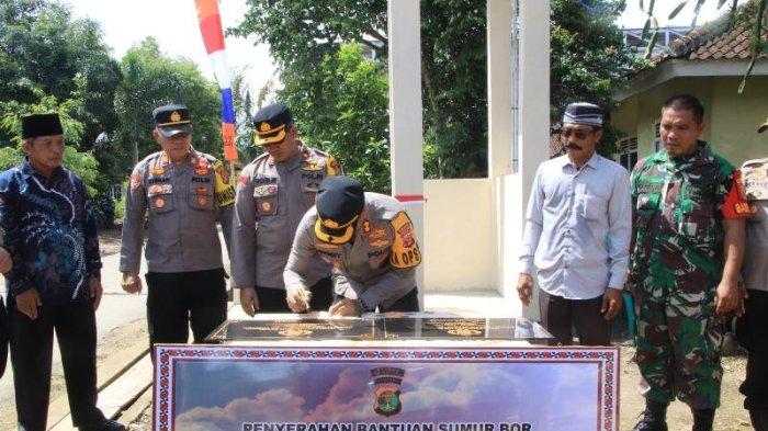 Warga Tambahrejo Pringsewu Terima Bantuan 2 Sumur Bor - Tribunlampung.co.id