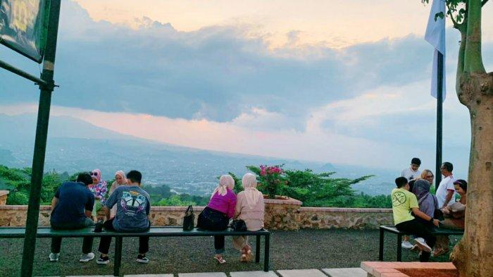 15 Tempat Wisata di Lampung, Bukit Aslan Simpan Situs Multidimensi ...