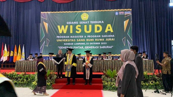 Universitas Saburai Bandar Lampung Mewisuda 534 Mahasiswa Sarjana dan ...