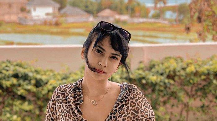 Dinyinyiri Netizen, Vanessa Angel Pakai Helm saat Bikin Kebab - Tribunlampung.co.id