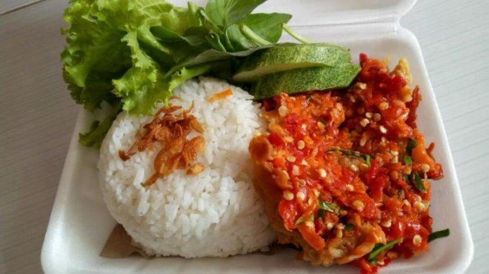 Kuliner Lampung, Pedasnya Ayam Geprek Rama Snack, Penikmat Makanan ...