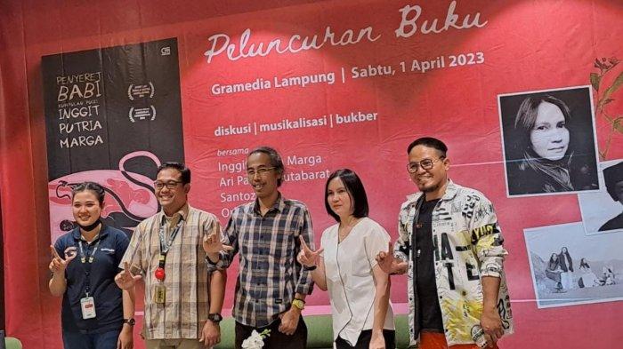 Buku Penyeret Babi Diluncurkan di Gramedia Raden Intan Lampung ...