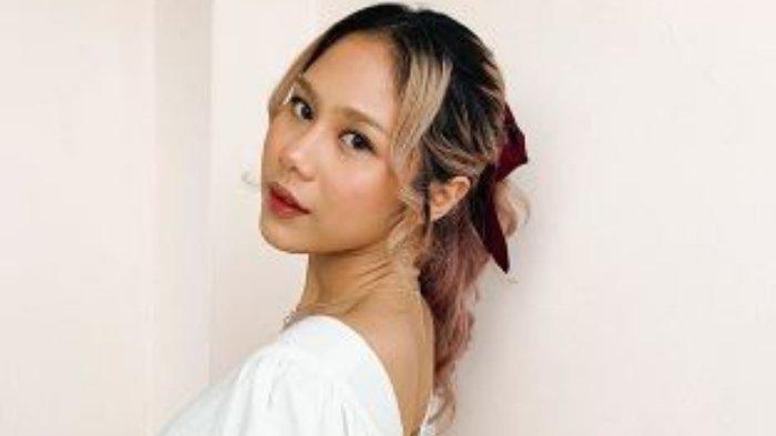 Chord Gitar dan Lirik Lagu Bertaut Nadin Amizah, Keras Kepalaku sama ...