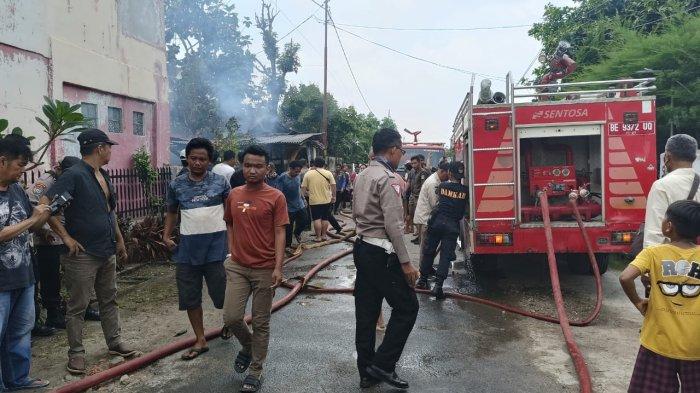Rumah Ketua RT di Pringsewu Terbakar, Kerugian Ratusan Juta - Tribunlampung.co.id