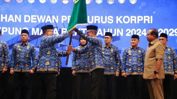 Sekdaprov Fahrizal Dikukuhkan sebagai Ketua Dewan Pengurus Korpri Provinsi Lampung ...