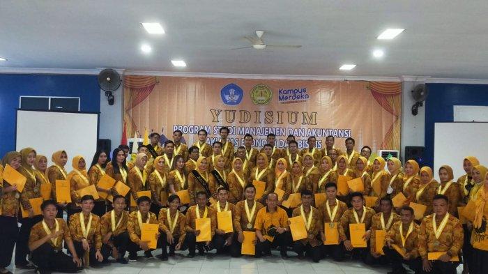 Universitas Saburai Menggelas Yudisium FEB Periode Wisuda Oktober 2022 ...