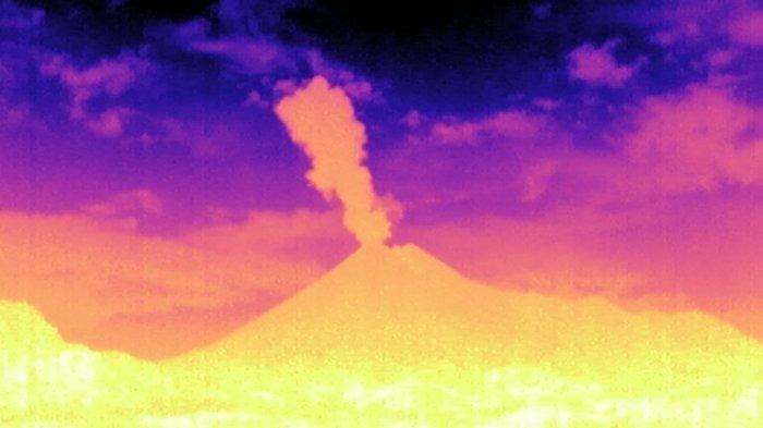 Gunung Merapi Meletus Lagi Minggu Dini Hari, Tinggi Kolom Asap 1.500 ...