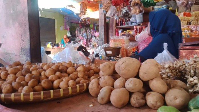 Harga Kentang hingga Rampai Naik di Pasar Gisting Tanggamus ...