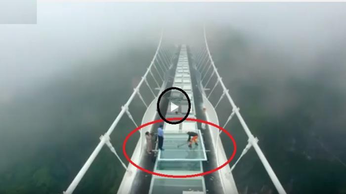 (VIDEO) Jembatan Kaca Transparan Terpanjang dan Tertinggi di Dunia ... (VIDEO) Jembatan Kaca Transparan Terpanjang dan Tertinggi di Dunia ...