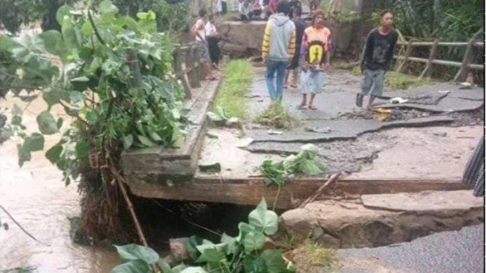 Jembatan Way Petanggis Tanah Abang Lampung Utara Putus, 2 Kambing Hanyut - Tribunlampung.co.id