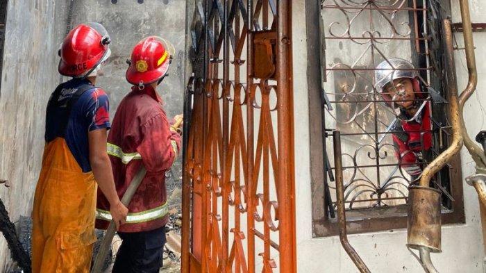 Terdengar Suara Ledakan saat Toko Sparepart Mobil di Pasar Tengah Bandar Lampung Terbakar ...