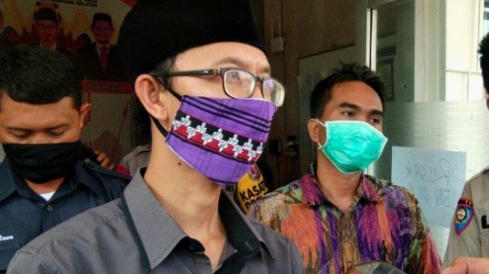 Paslon di Lampung Selatan Diimbau Melepas Banner - Tribunlampung.co.id