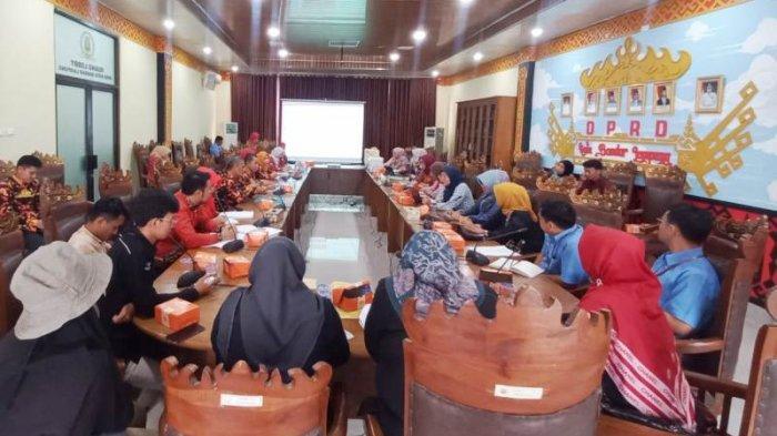 Komisi IV DPRD Bandar Lampung Gelar Rapat Dengar Pendapat Bahas Raperda Literasi - Tribunlampung ...