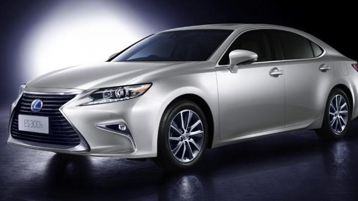Apa yang Berubah dari Lexus ES yang Baru Dipasarkan di Indonesia ...