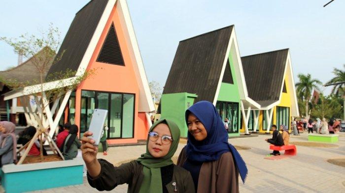 Gedung Pasar Seni di PKOR Way Halim Viral, Digandrungi Milenial ...