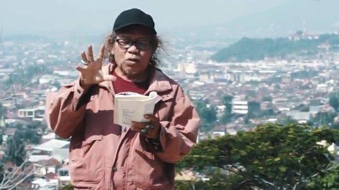 Biodata Isbedy Stiawan ZS, Sastrawan Berjuluk Paus Sastra Lampung ...