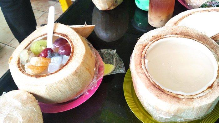 Pelaku UMKM di Bandar Lampung Tawarkan Minuman Air Kelapa Muda Pakai ...