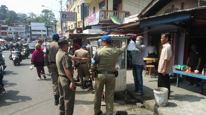 Razia di Pasar Tengah hingga Simpur Center, Satpol PP Bandar Lampung ...