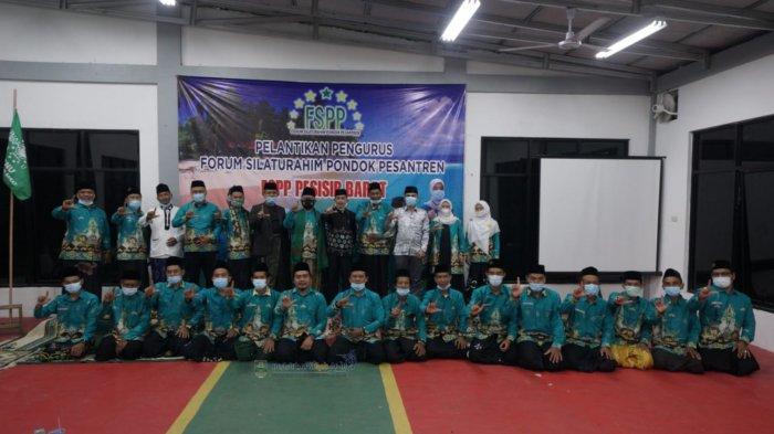 Plh Bupati Pesisir Barat Lingga Kusuma Hadiri Acara Pelantikan Pengurus Forum Silaturahim ...