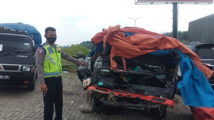 Diduga Mengantuk, Sopir Pikap Bermuatan Durian Kecelakaan di Tol Natar - Tribunlampung.co.id