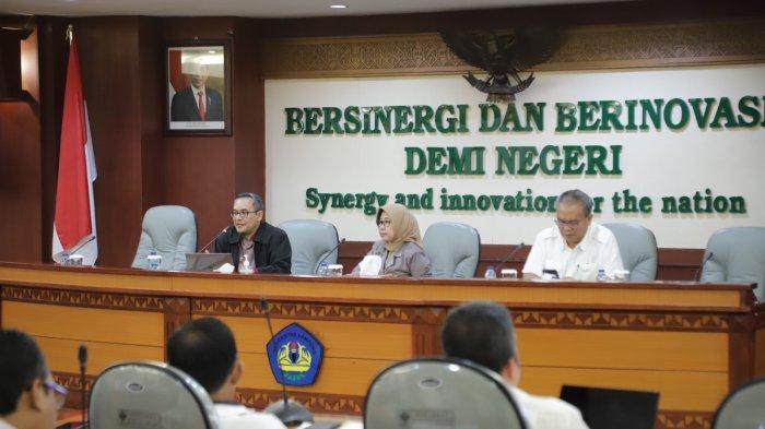 Peluang dan Tantangan Kerja Sama Riset antara Perguruan Tinggi ...