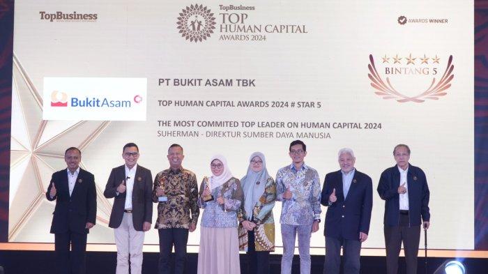 PT Bukit Asam Sabet 2 Penghargaan di Ajang TOP Human Capital Awards 2024 - Tribunlampung.co.id