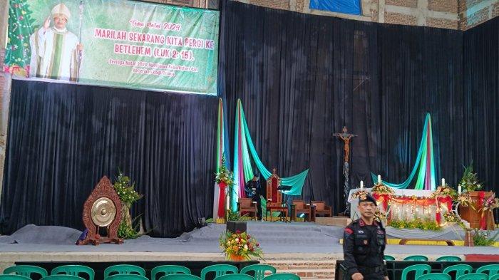 Jibom Gegana Brimob Polda Lampung Sterilisasi Gereja Sebelum Ibadah ...