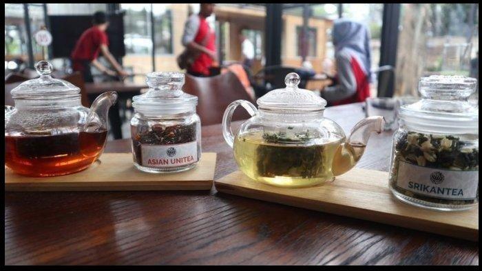Tempat Wisata di Bandung, Loko Coffee Shop Tempat Menikmati Teh Beragam ...