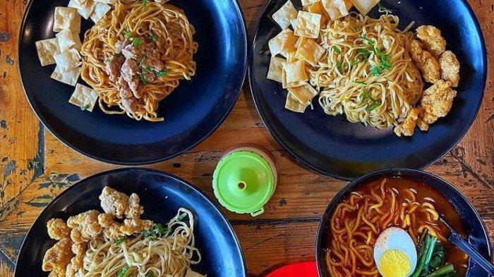 Tempat Wisata di Bandung, Mie Merapi Jagonya Mi Kuah Rempah di Kota ...