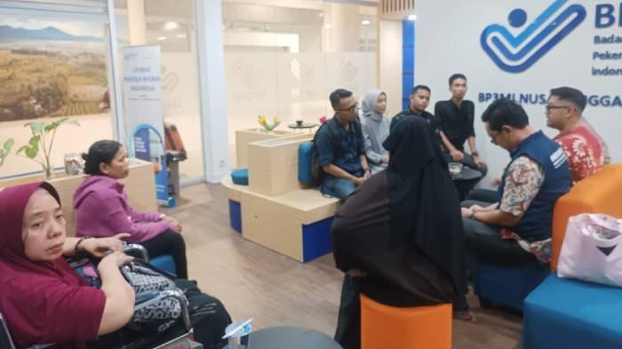 Lalu Iqbal Bantu Pulangkan 3 PMI Bermasalah Asal NTB dari Timur Tengah - Tribunlombok.com