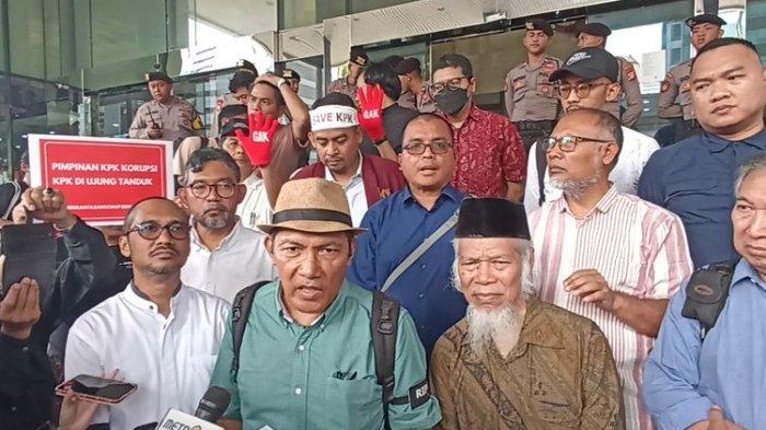 Abraham Samad, Saut Situmorang dan Novel Baswedan Laporkan Firli ke ... Abraham Samad, Saut Situmorang dan Novel Baswedan Laporkan Firli ke ...