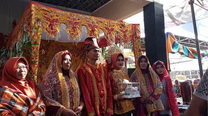 Tradisi Nyorong: Budaya Jelang Pernikahan Khas Suku Samawa ...