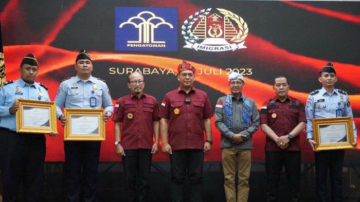 3 Petugas Imigrasi Penangkap Sindikat Perdagangan Organ Terima Penghargaan dari Dirjen Imigrasi ...