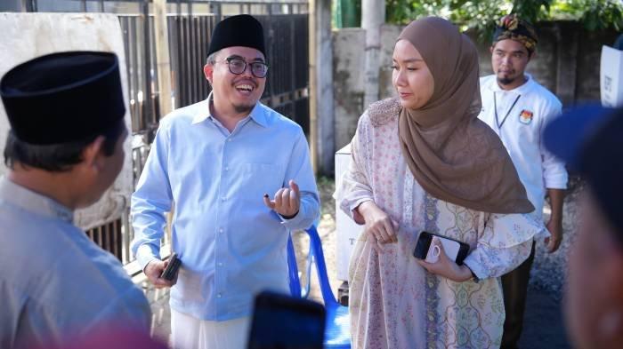 Ketum PBNW TGKH Zainuddin Atsani Datang ke TPS Pakai Outfit ala Prabowo ...