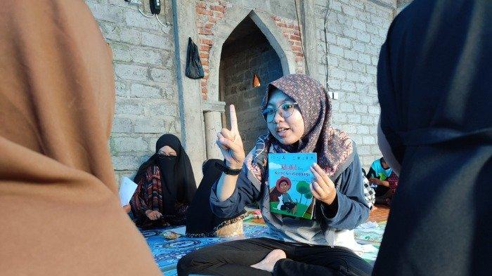 Cerita Baiq Ayu Darma Ning Tyas Bersama Tastura Mengajar di Pelosok Lombok Tengah - Halaman all ...