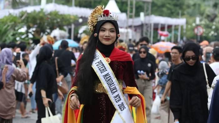 Sosok Puteri Mandalika NTB 2025 Baiq Uswatun, Mahasiswi Berprestasi dan ...