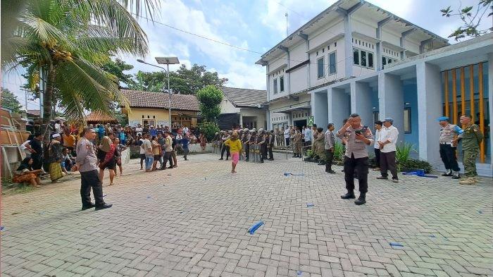 Kadis PMD Lombok Timur Bela Desa yang Tegakkan Perdes Larangan Kecimol ... Kadis PMD Lombok Timur Bela Desa yang Tegakkan Perdes Larangan Kecimol ...