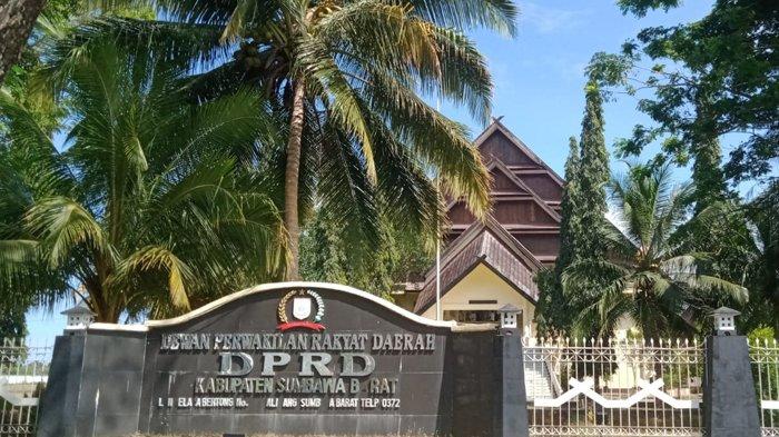 Fraksi-fraksi DPRD KSB Sampaikan Sejumlah Catatan Soal Perusahaan APBD 2022 - Tribunlombok.com