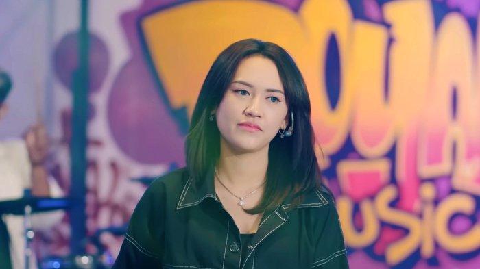 Lirik Lagu Madu Merah - Happy Asmara, Secangkir Madu Merah Membasahi di ...