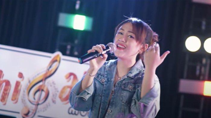 Lirik Lagu Pingal dan Artinya - Happy Asmara, Ra Jenak Dolan Ra Doyan ...