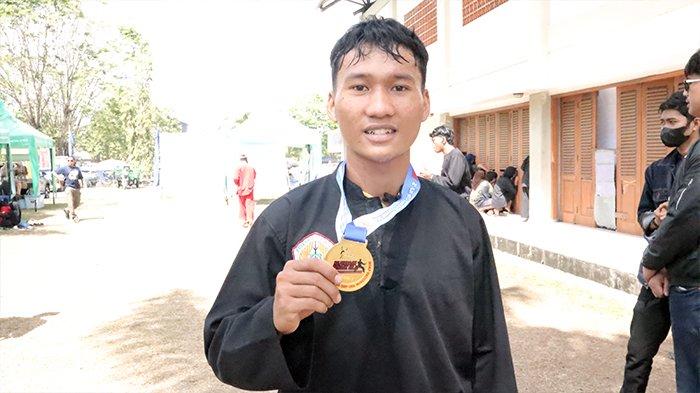 I Wayan Kembar Sabet Emas Kejuaraan Pencak Silat Open Tournament ...