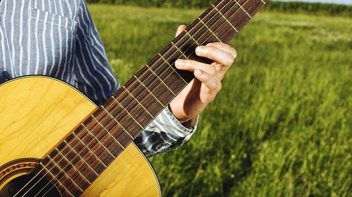 Chord dan Lirik Lagu Sasak Ape Tangis Inaq, Main di Nada C ...