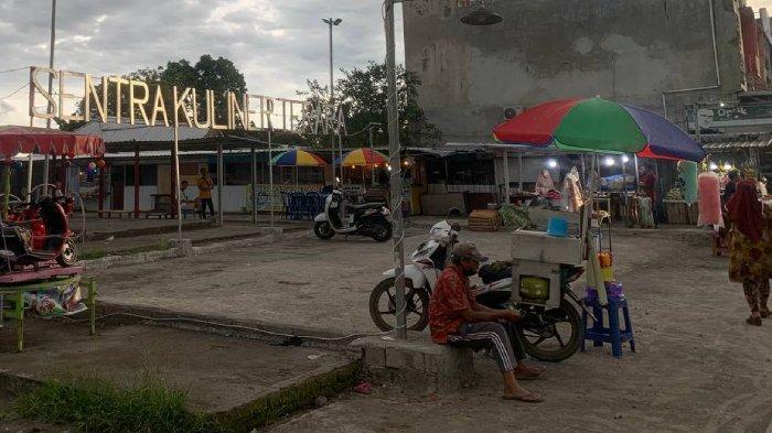 Berburu Takjil di Sentra Kuliner Terara, Sate Bantingan hingga Ayam ...